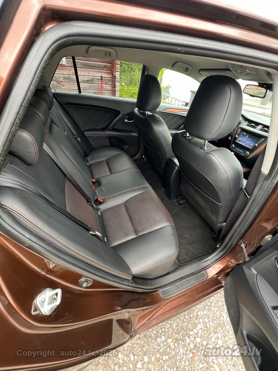Brūns Toyota Avensis 2015 Kuresāre, ar dzinēja tilpumu 2.00 L un nobraukumu 182 tūkst. km par 11750 €, foto 15 vietnē AUTOMOTO.COM.LV