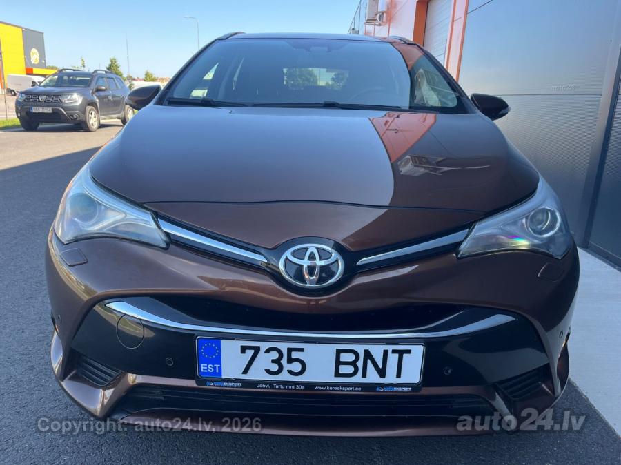 Brown Toyota Avensis 2015 in Kuressaare, with an engine capacity of 2.00 L and mileage of 182 thousand km for 11750 €, photo 3 on AUTOMOTO.COM.LV