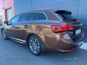Brown Toyota Avensis 2015 in Kuressaare, with an engine capacity of 2.00 L and mileage of 182 thousand km for 11750 €, photo 5 on AUTOMOTO.COM.LV