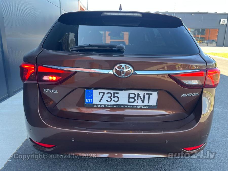 Brown Toyota Avensis 2015 in Kuressaare, with an engine capacity of 2.00 L and mileage of 182 thousand km for 11750 €, photo 6 on AUTOMOTO.COM.LV