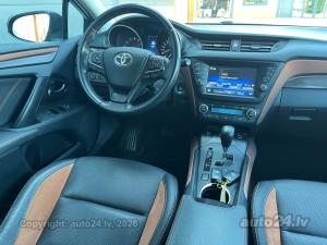 Brown Toyota Avensis 2015 in Kuressaare, with an engine capacity of 2.00 L and mileage of 182 thousand km for 11750 €, photo 11 on AUTOMOTO.COM.LV