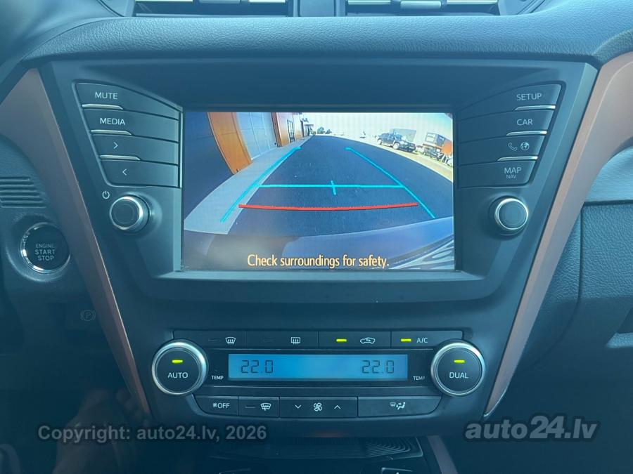 Brown Toyota Avensis 2015 in Kuressaare, with an engine capacity of 2.00 L and mileage of 182 thousand km for 11750 €, photo 17 on AUTOMOTO.COM.LV