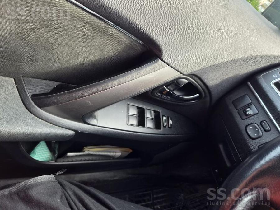 Коричневый Тойота Авенсис 2015 в Рига, объемом двигателя 1.80 л и пробегом 178 тыс. км за 10500 €, фото 4 на AUTOMOTO.COM.LV