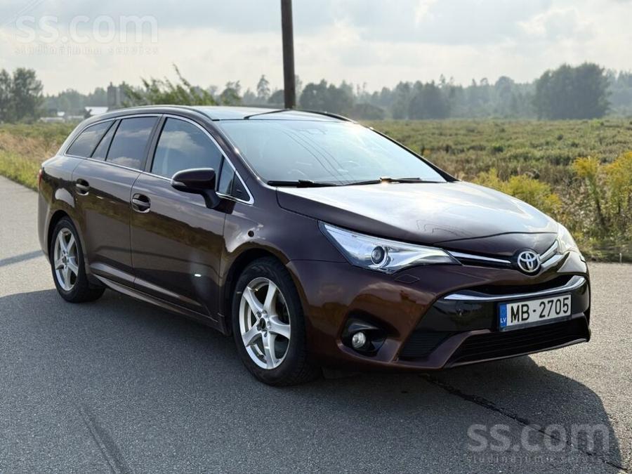 Brown Toyota Avensis 2015 in Ogre, with an engine capacity of 2.00 L and mileage of 328 thousand km for 8500 €, photo 5 on AUTOMOTO.COM.LV