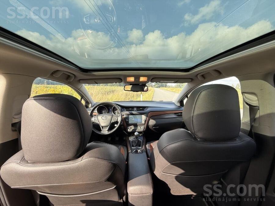 Brown Toyota Avensis 2015 in Ogre, with an engine capacity of 2.00 L and mileage of 328 thousand km for 8500 €, photo 6 on AUTOMOTO.COM.LV