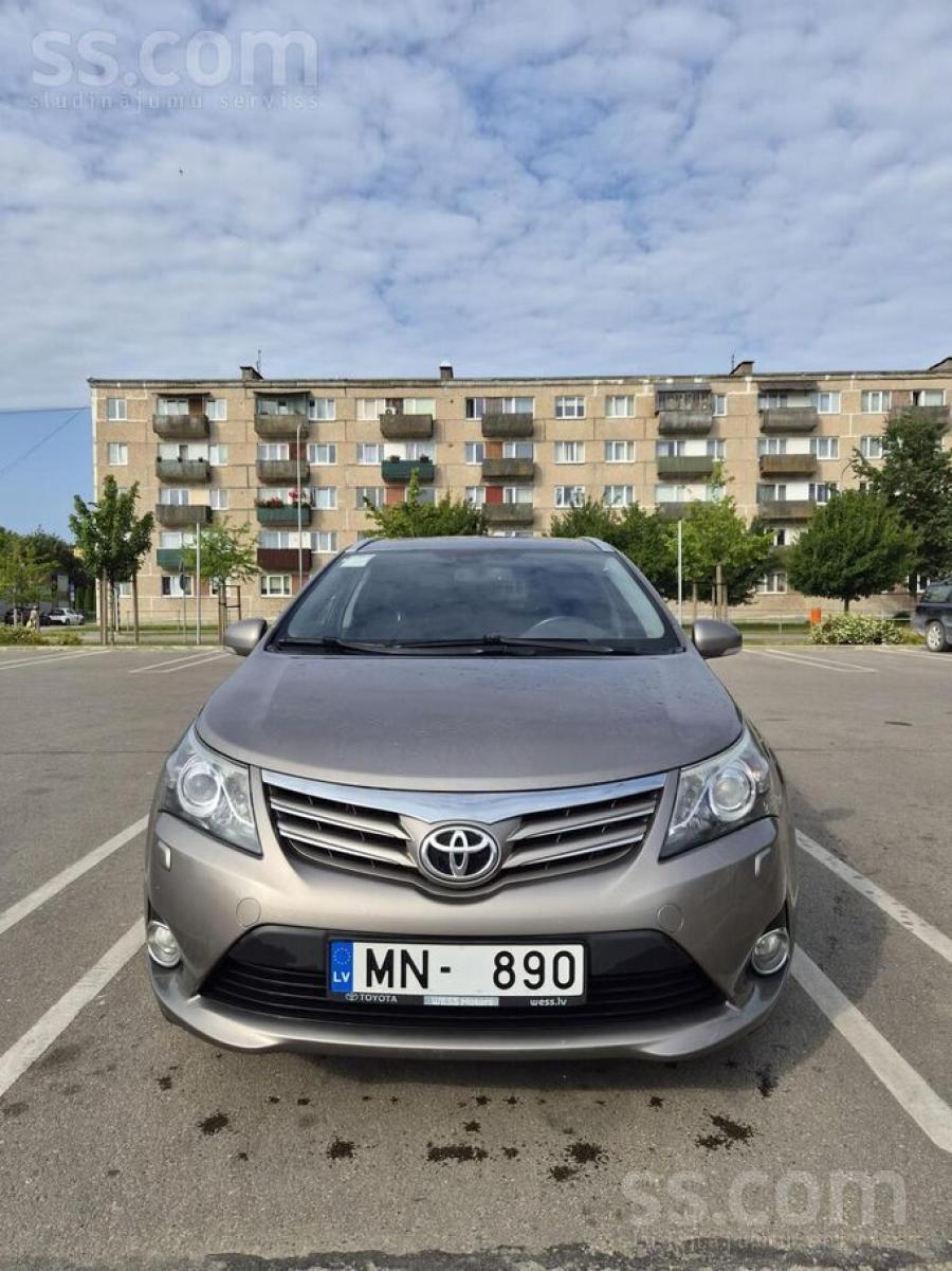 Коричневый Тойота Авенсис 2015 в Рига, объемом двигателя 1.80 л и пробегом 180 тыс. км за 9000 €, фото 3 на AUTOMOTO.COM.LV