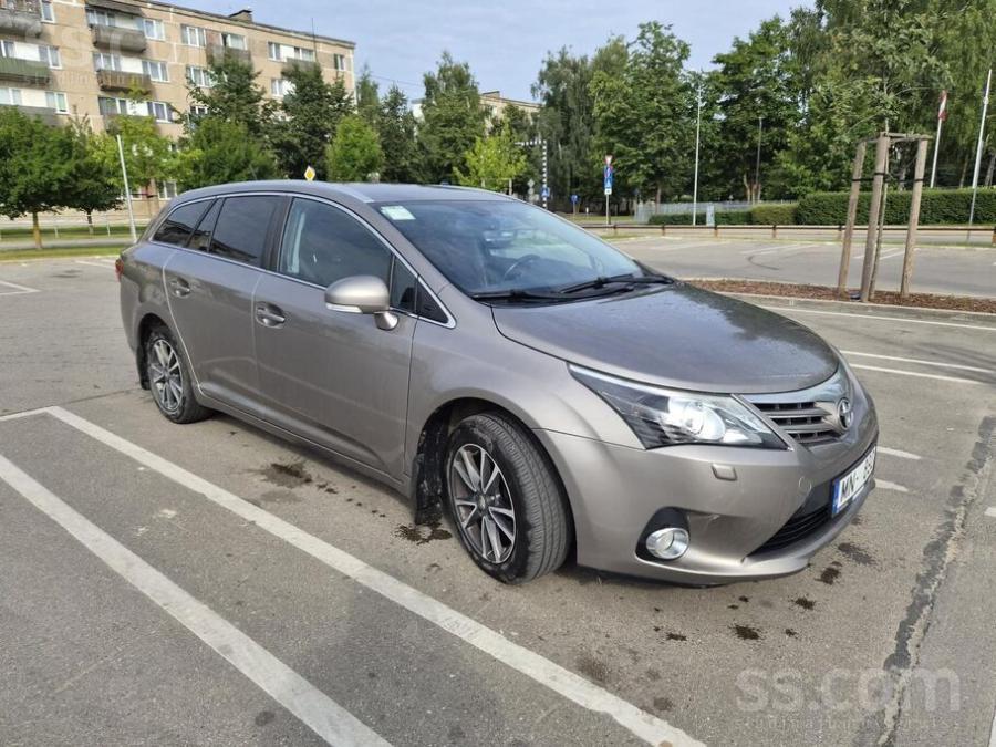 Коричневый Тойота Авенсис 2015 в Рига, объемом двигателя 1.80 л и пробегом 180 тыс. км за 9000 €, фото 4 на AUTOMOTO.COM.LV