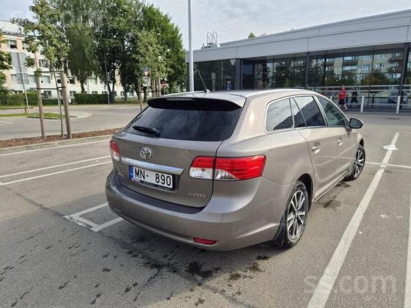 Коричневый Тойота Авенсис 2015 в Рига, объемом двигателя 1.80 л и пробегом 180 тыс. км за 9000 €, фото 5 на AUTOMOTO.COM.LV
