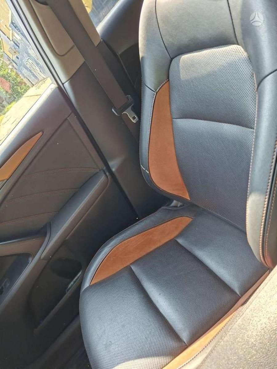 Brown Toyota Avensis 2015 in Siauliai, with an engine capacity of 2.00 L and mileage of 334 thousand km for 7250 €, photo 3 on AUTOMOTO.COM.LV