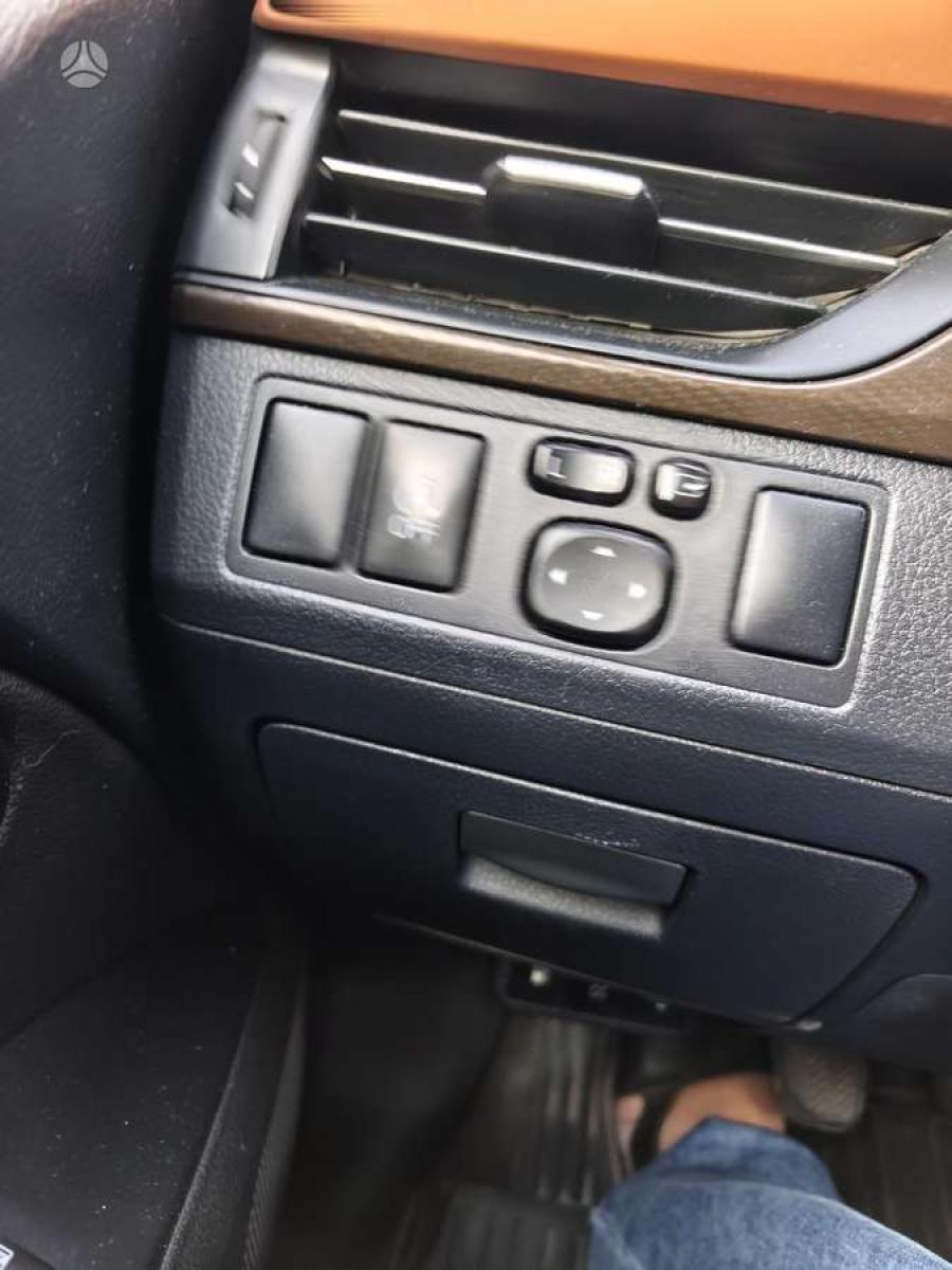 Brown Toyota Avensis 2015 in Siauliai, with an engine capacity of 2.00 L and mileage of 334 thousand km for 7250 €, photo 6 on AUTOMOTO.COM.LV