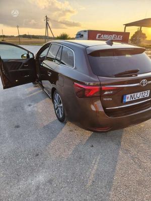 Brown Toyota Avensis 2015 in Siauliai, with an engine capacity of 2.00 L and mileage of 334 thousand km for 7250 €, photo 12 on AUTOMOTO.COM.LV