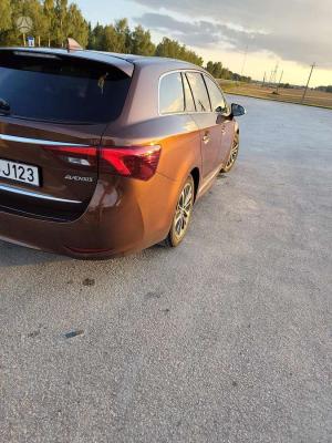 Brown Toyota Avensis 2015 in Siauliai, with an engine capacity of 2.00 L and mileage of 334 thousand km for 7250 €, photo 14 on AUTOMOTO.COM.LV