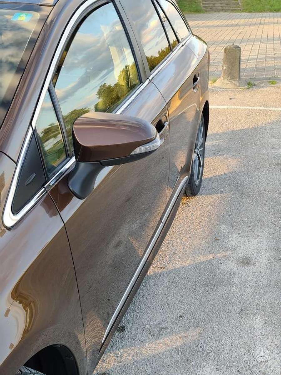 Brown Toyota Avensis 2015 in Siauliai, with an engine capacity of 2.00 L and mileage of 334 thousand km for 7250 €, photo 15 on AUTOMOTO.COM.LV