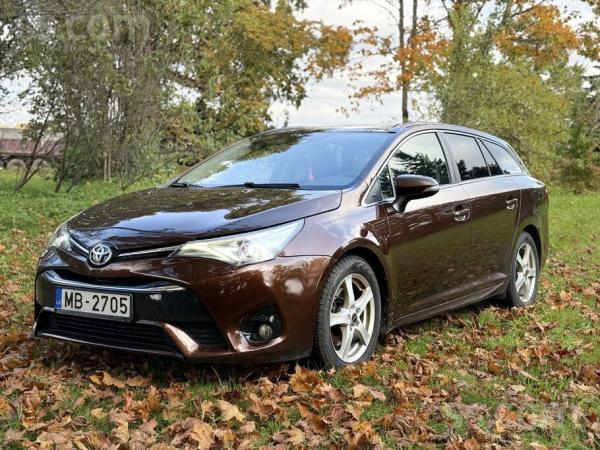 Brown Toyota Avensis 2015 in Ogre, with an engine capacity of 2.00 L and mileage of 330 thousand km for 7700 €, photo 3 on AUTOMOTO.COM.LV