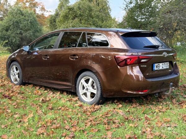 Brown Toyota Avensis 2015 in Ogre, with an engine capacity of 2.00 L and mileage of 330 thousand km for 7700 €, photo 4 on AUTOMOTO.COM.LV