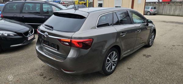 Brūns Toyota Avensis 2016 Marijampole, ar dzinēja tilpumu 1.80 L un nobraukumu 221 tūkst. km par 11200 €, foto 5 vietnē AUTOMOTO.COM.LV