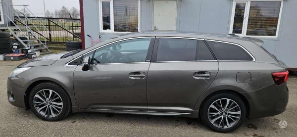 Brūns Toyota Avensis 2016 Marijampole, ar dzinēja tilpumu 1.80 L un nobraukumu 221 tūkst. km par 11200 €, foto 8 vietnē AUTOMOTO.COM.LV