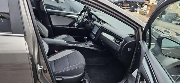 Brūns Toyota Avensis 2016 Marijampole, ar dzinēja tilpumu 1.80 L un nobraukumu 221 tūkst. km par 10700 €, foto 11 vietnē AUTOMOTO.COM.LV