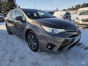 Brown Toyota Avensis 2016 in Utena, with an engine capacity of 2.00 L and mileage of 193 thousand km for 7900 €, photo  on AUTOMOTO.COM.LV