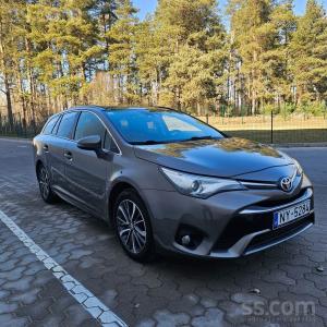 Brown Toyota Avensis 2016 in Riga, with an engine capacity of 2.00 L and mileage of 258 thousand km for 9540 €, photo 4 on AUTOMOTO.COM.LV
