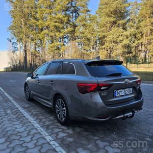 Brown Toyota Avensis 2016 in Riga, with an engine capacity of 2.00 L and mileage of 258 thousand km for 9540 €, photo 6 on AUTOMOTO.COM.LV