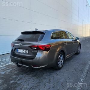 Brown Toyota Avensis 2016 in Riga, with an engine capacity of 2.00 L and mileage of 258 thousand km for 9540 €, photo 8 on AUTOMOTO.COM.LV