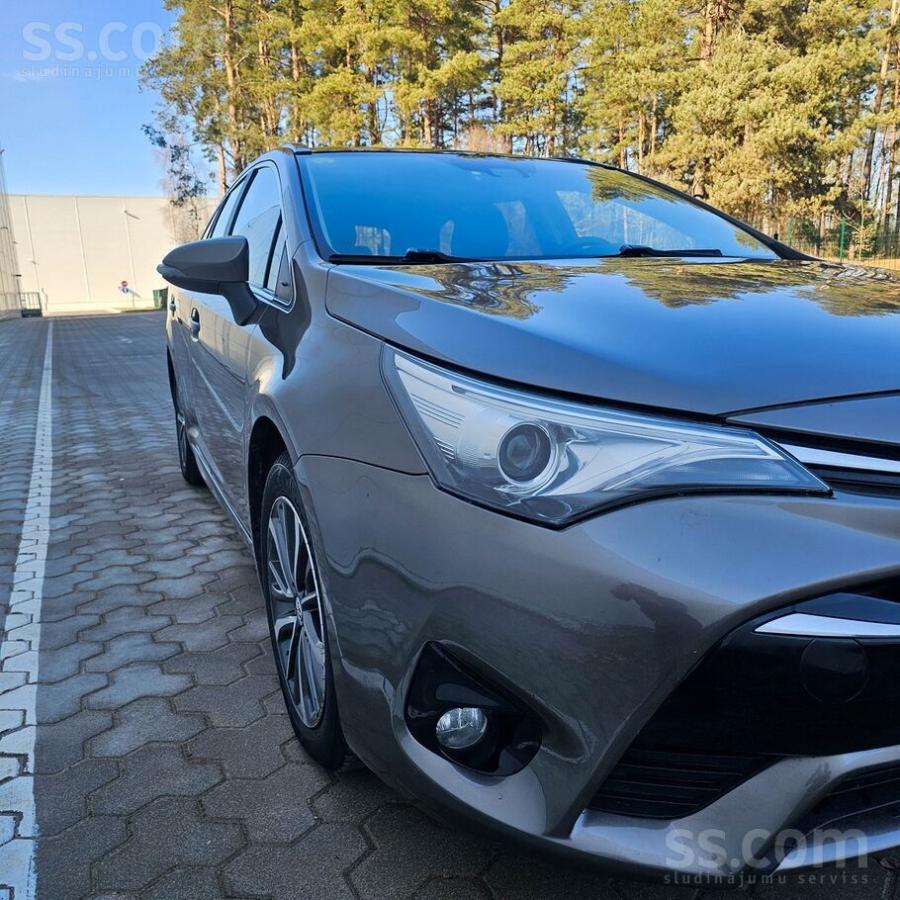 Brown Toyota Avensis 2016 in Riga, with an engine capacity of 2.00 L and mileage of 258 thousand km for 9540 €, photo 10 on AUTOMOTO.COM.LV