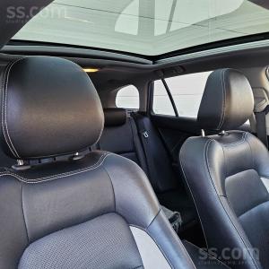 Brown Toyota Avensis 2016 in Riga, with an engine capacity of 2.00 L and mileage of 258 thousand km for 9540 €, photo 15 on AUTOMOTO.COM.LV
