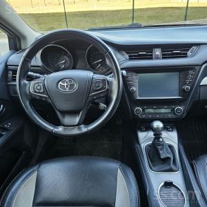 Brown Toyota Avensis 2016 in Riga, with an engine capacity of 2.00 L and mileage of 258 thousand km for 9540 €, photo 17 on AUTOMOTO.COM.LV