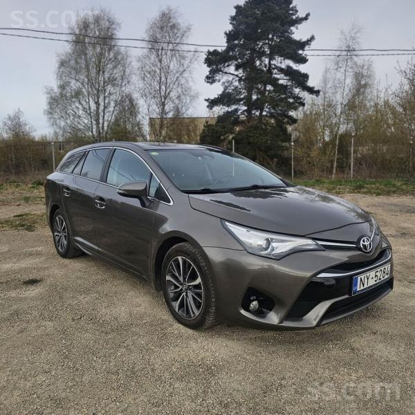 Коричневый Тойота Авенсис 2016 в Рига, объемом двигателя 2.00 л и пробегом 258 тыс. км за 8540 €, фото 1 на AUTOMOTO.COM.LV