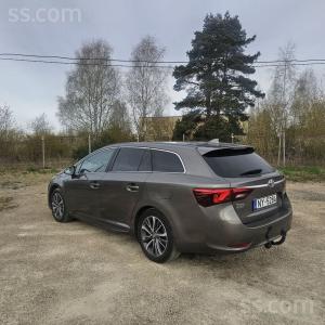Brūns Toyota Avensis 2016 Rīga, ar dzinēja tilpumu 2.00 L un nobraukumu 258 tūkst. km par 8540 €, foto 5 vietnē AUTOMOTO.COM.LV