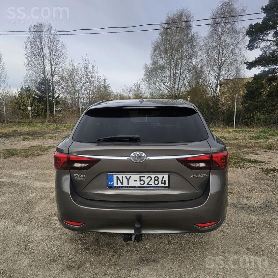 Brūns Toyota Avensis 2016 Rīga, ar dzinēja tilpumu 2.00 L un nobraukumu 258 tūkst. km par 8540 €, foto 6 vietnē AUTOMOTO.COM.LV