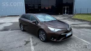 Brown Toyota Avensis 2016 in Riga, with an engine capacity of 2.00 L and mileage of 223 thousand km for 9400 €, photo  on AUTOMOTO.COM.LV