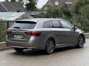Brown Toyota Avensis 2016 in Vilnius, with an engine capacity of 2.00 L and mileage of 192 thousand km for 8900 €, photo 3 on AUTOMOTO.COM.LV