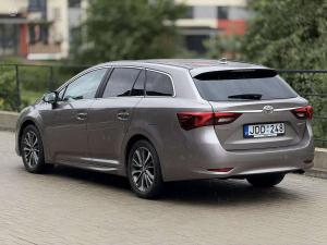 Brown Toyota Avensis 2016 in Vilnius, with an engine capacity of 2.00 L and mileage of 192 thousand km for 8900 €, photo 5 on AUTOMOTO.COM.LV