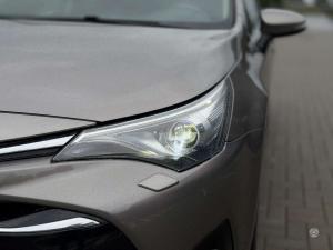Brown Toyota Avensis 2016 in Vilnius, with an engine capacity of 2.00 L and mileage of 192 thousand km for 8900 €, photo 6 on AUTOMOTO.COM.LV