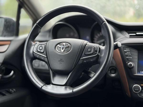 Brown Toyota Avensis 2016 in Vilnius, with an engine capacity of 2.00 L and mileage of 192 thousand km for 8900 €, photo 10 on AUTOMOTO.COM.LV