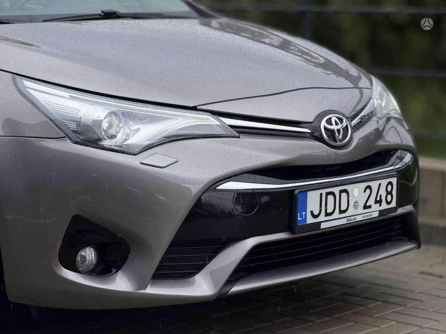 Brown Toyota Avensis 2016 in Vilnius, with an engine capacity of 2.00 L and mileage of 192 thousand km for 8900 €, photo 24 on AUTOMOTO.COM.LV