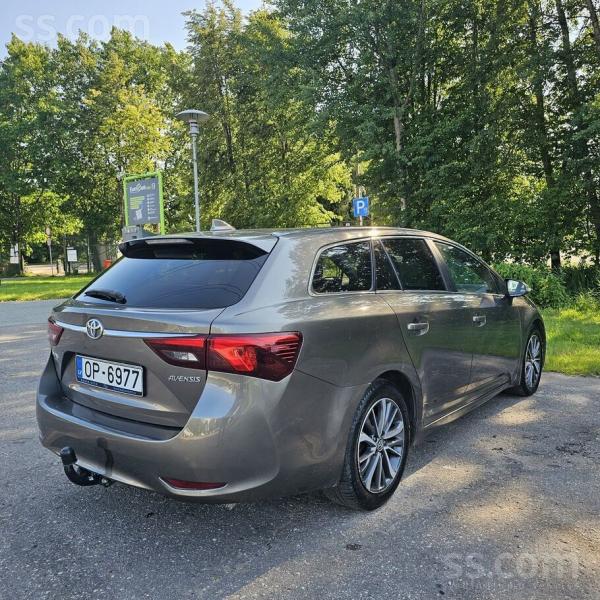 Brūns Toyota Avensis 2016 Rīga, ar dzinēja tilpumu 2.00 L un nobraukumu 262 tūkst. km par 8450 €, foto 5 vietnē AUTOMOTO.COM.LV