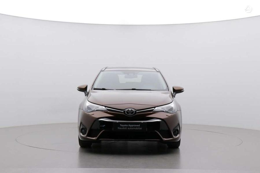 Brūns Toyota Avensis 2016 Viļņa, ar dzinēja tilpumu 1.80 L un nobraukumu 211 tūkst. km par 10900 €, foto 7 vietnē AUTOMOTO.COM.LV