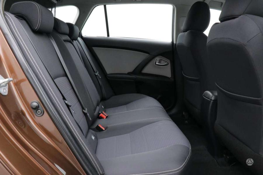 Brūns Toyota Avensis 2016 Viļņa, ar dzinēja tilpumu 1.80 L un nobraukumu 211 tūkst. km par 10900 €, foto 11 vietnē AUTOMOTO.COM.LV