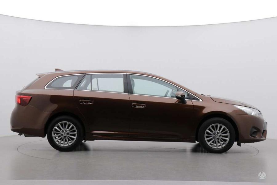 Brūns Toyota Avensis 2016 Viļņa, ar dzinēja tilpumu 1.80 L un nobraukumu 211 tūkst. km par 10900 €, foto 18 vietnē AUTOMOTO.COM.LV