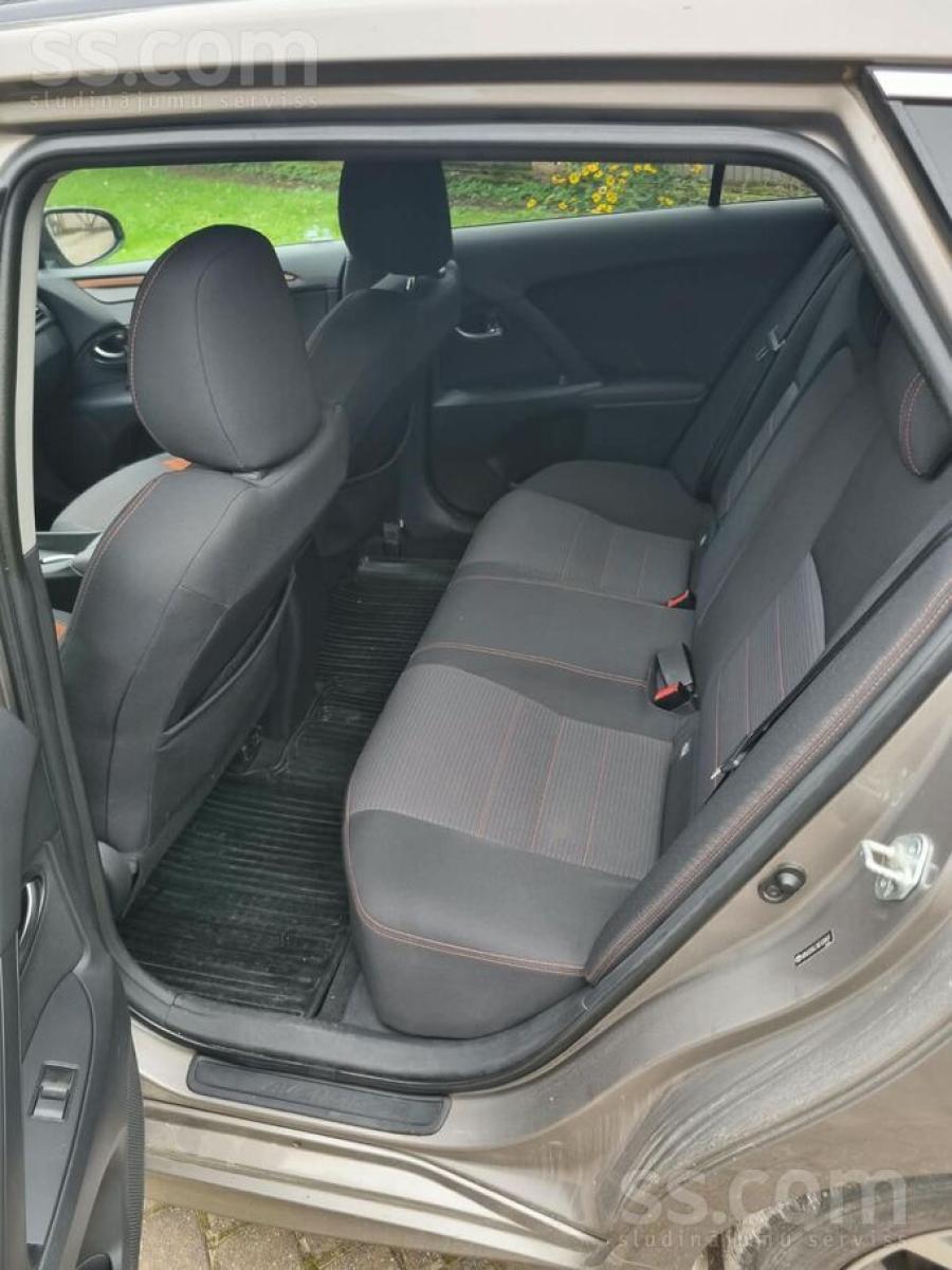 Brūns Toyota Avensis 2016 Ogre, ar dzinēja tilpumu 1.80 L un nobraukumu 266 tūkst. km par 10000 €, foto 8 vietnē AUTOMOTO.COM.LV