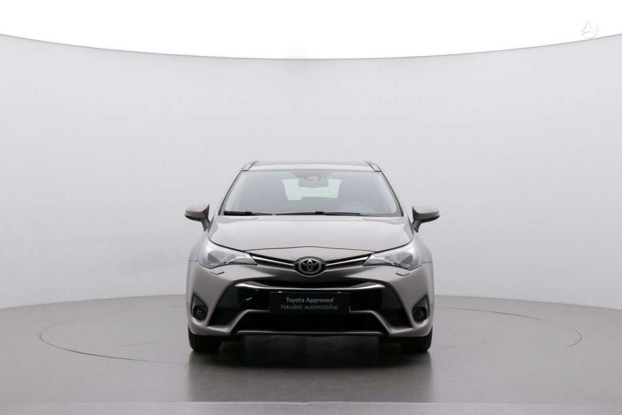 Brūns Toyota Avensis 2016 Viļņa, ar dzinēja tilpumu 1.80 L un nobraukumu 138 tūkst. km par 12900 €, foto 7 vietnē AUTOMOTO.COM.LV