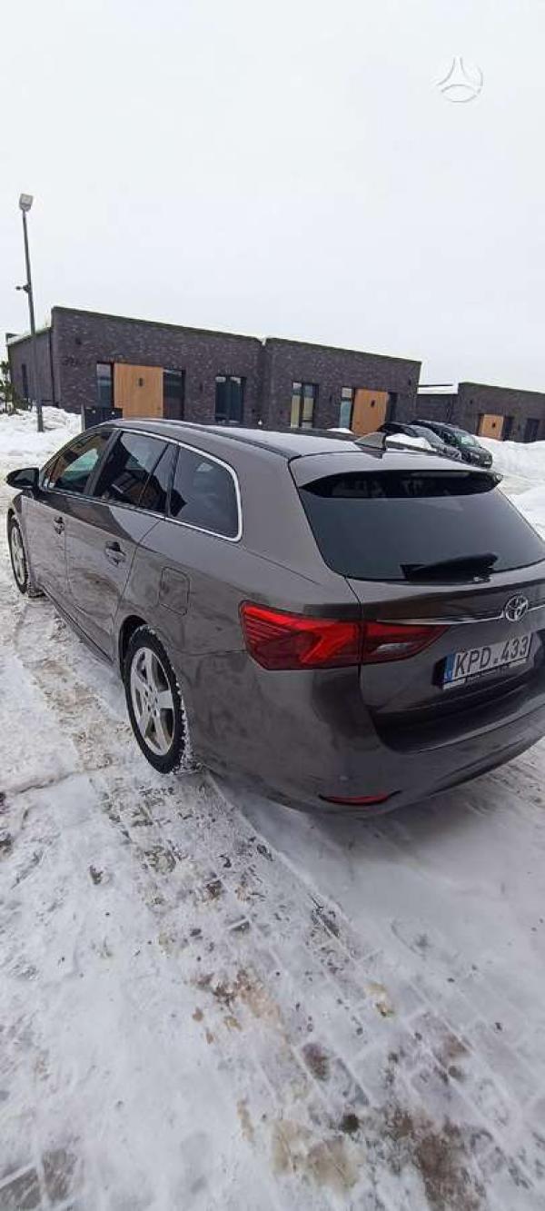Brūns Toyota Avensis 2018 Šauļi, ar dzinēja tilpumu 1.80 L un nobraukumu 102 tūkst. km par 12500 €, foto 1 vietnē AUTOMOTO.COM.LV