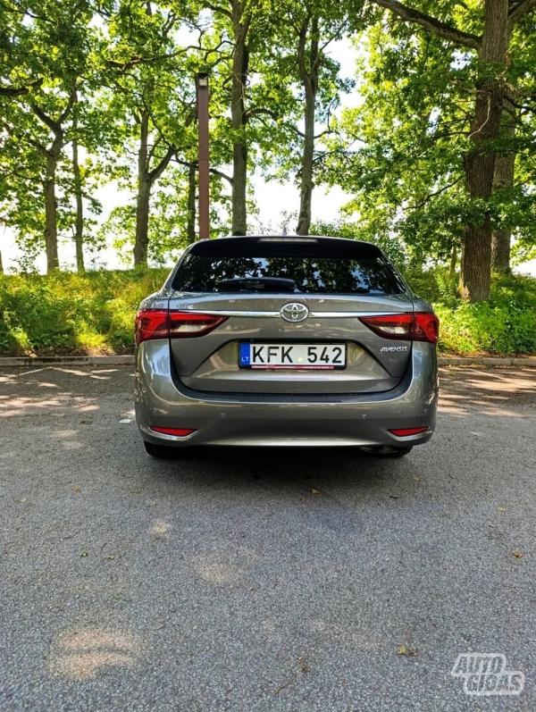 Brown Toyota Avensis 2018 in Jurbarkas, with an engine capacity of 1.80 L and mileage of 240 thousand km for 9500 €, photo 4 on AUTOMOTO.COM.LV