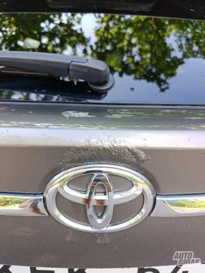 Brown Toyota Avensis 2018 in Jurbarkas, with an engine capacity of 1.80 L and mileage of 240 thousand km for 9500 €, photo 5 on AUTOMOTO.COM.LV