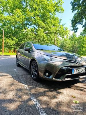 Brown Toyota Avensis 2018 in Jurbarkas, with an engine capacity of 1.80 L and mileage of 240 thousand km for 9500 €, photo 7 on AUTOMOTO.COM.LV