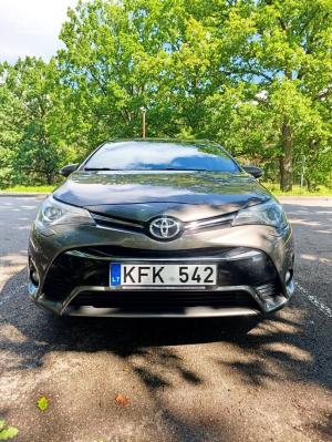 Brown Toyota Avensis 2018 in Jurbarkas, with an engine capacity of 1.80 L and mileage of 240 thousand km for 9500 €, photo 8 on AUTOMOTO.COM.LV