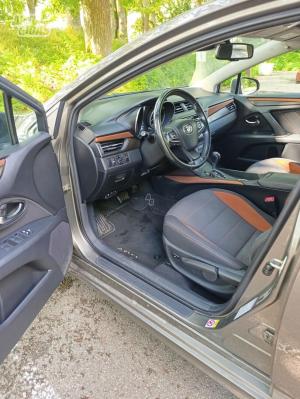 Brown Toyota Avensis 2018 in Jurbarkas, with an engine capacity of 1.80 L and mileage of 240 thousand km for 9500 €, photo 14 on AUTOMOTO.COM.LV